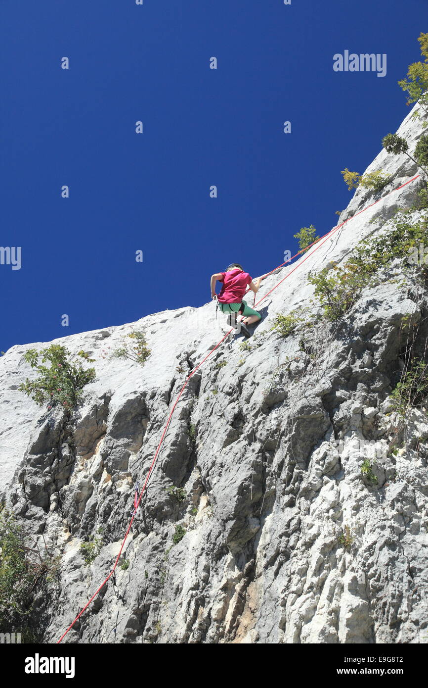 Climbing on rock hi-res stock photography and images - Alamy