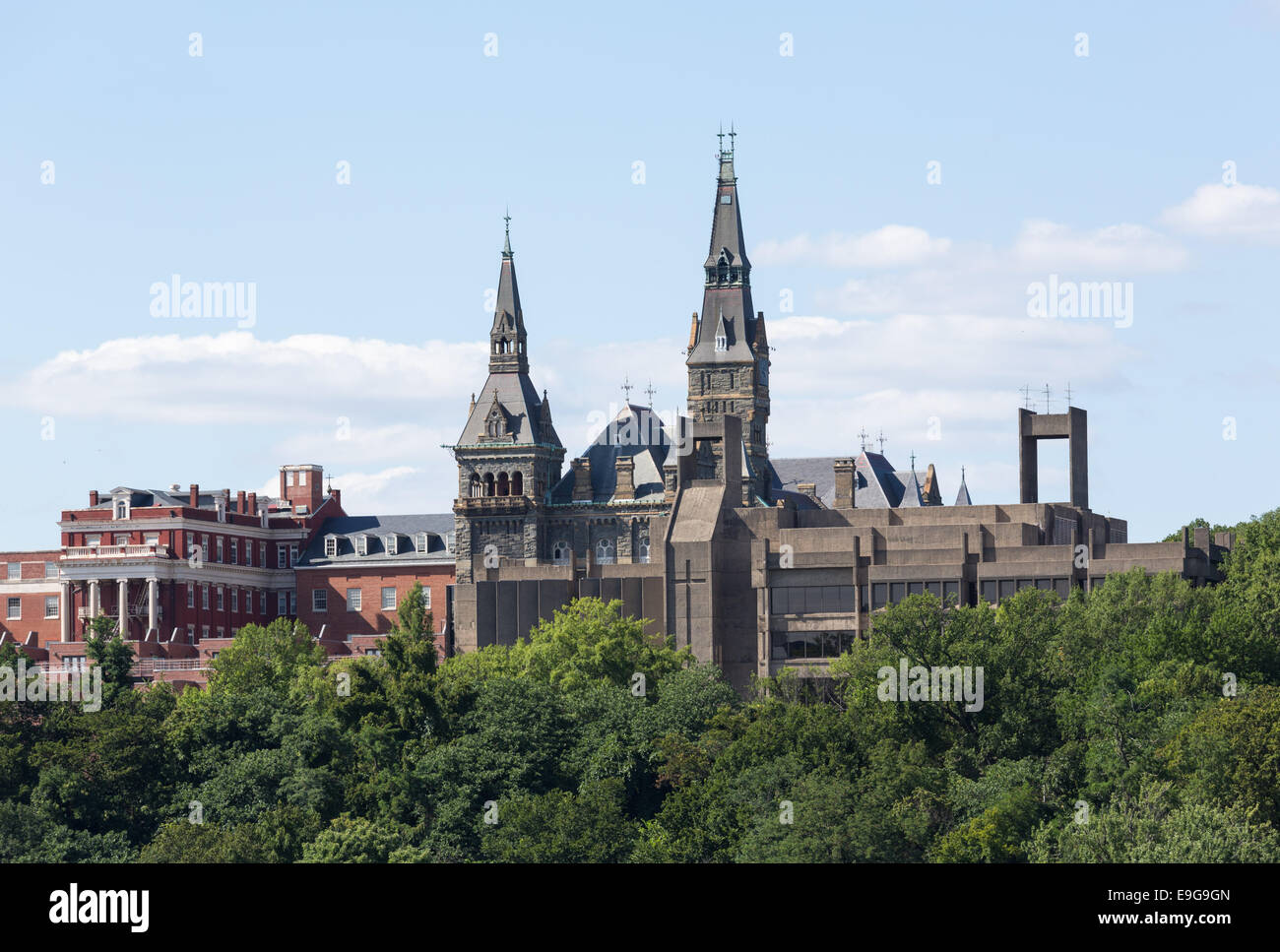 Georgetown university healy hall hi-res stock photography and images ...