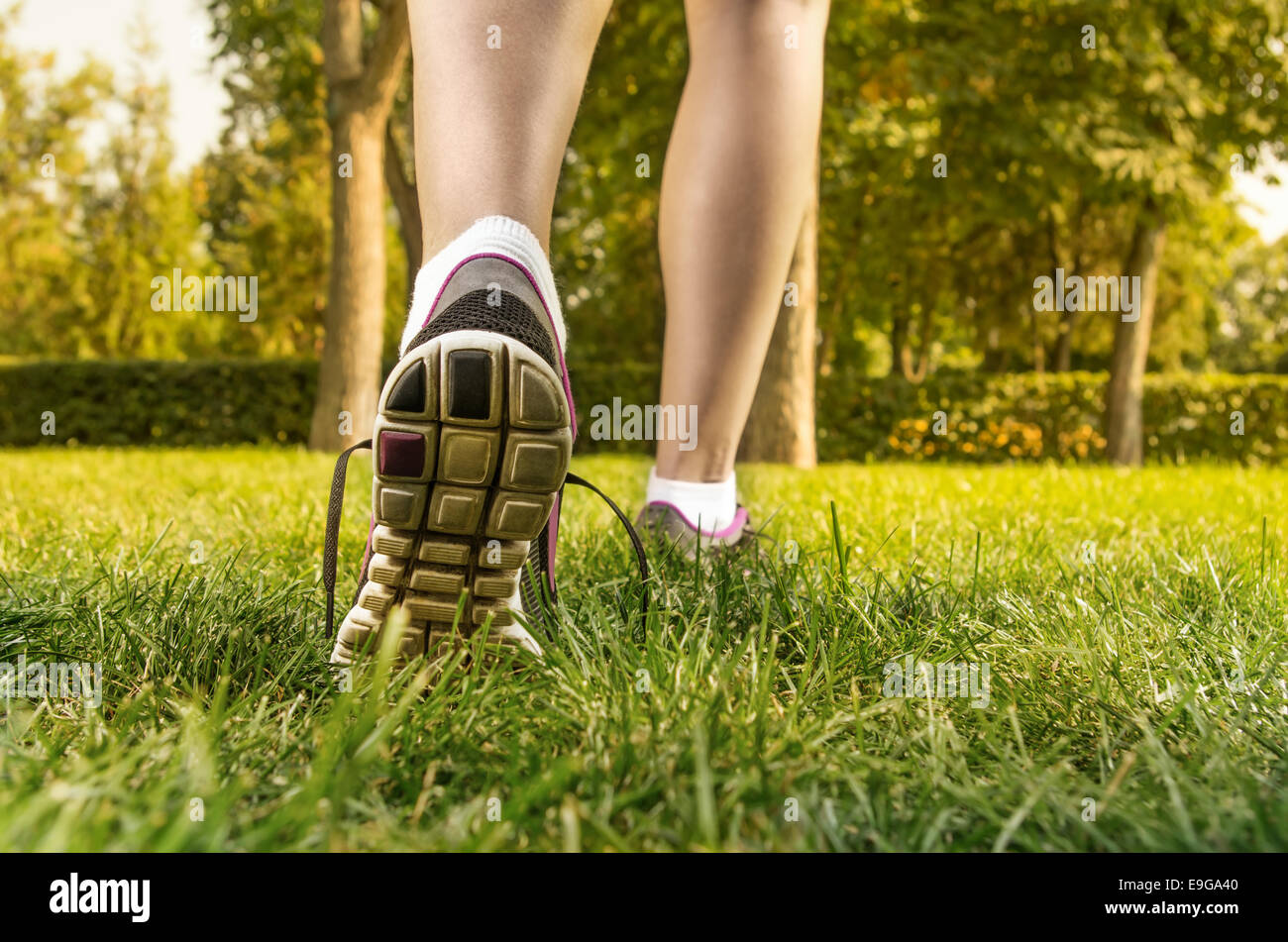 Female legs and feet hi-res stock photography and images - Alamy