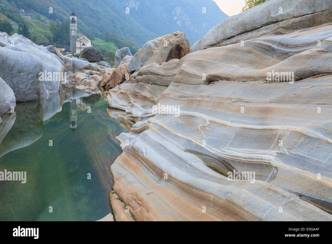Verzasca tal hi-res stock photography and images - Alamy