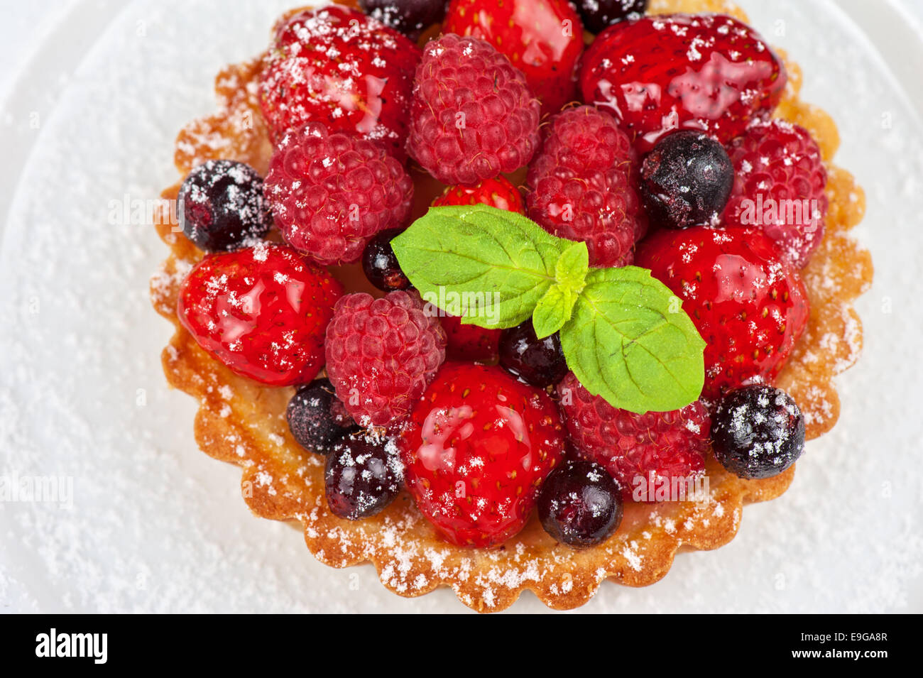 Cake with fresh berries Stock Photo - Alamy
