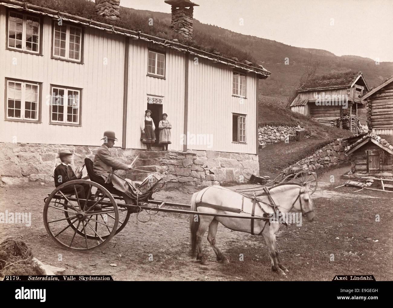This photograph by Axel Lindahl shows a scene from Sætersdalen in Valle ...