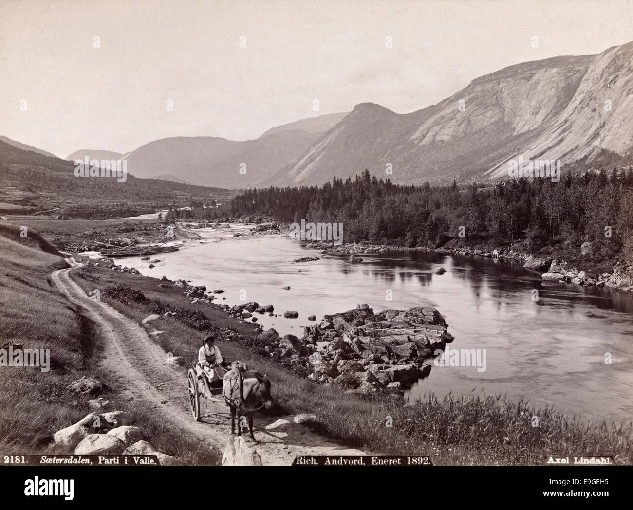 This photograph by Axel Lindahl depicts the Sætersdalen valley in Valle ...