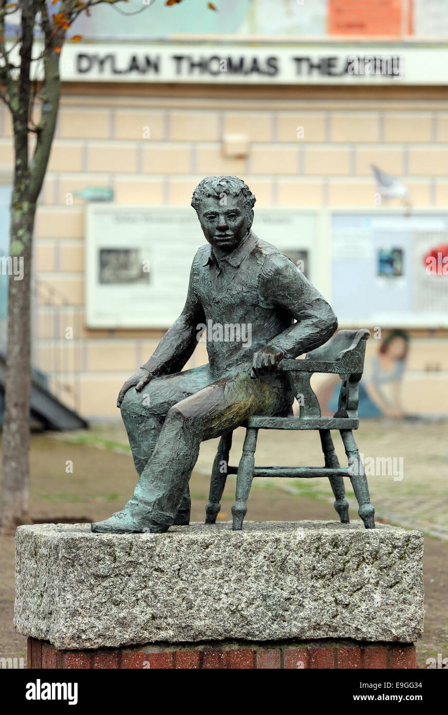 Swansea, UK. 27th Oct, 2014. The statue of Dylan Thomas in Swansea ...