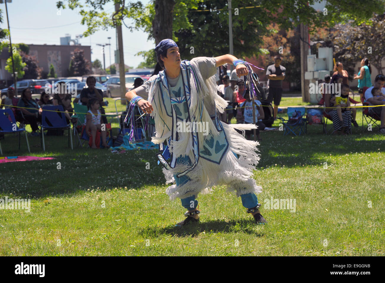 Indigenous dance hi-res stock photography and images - Alamy