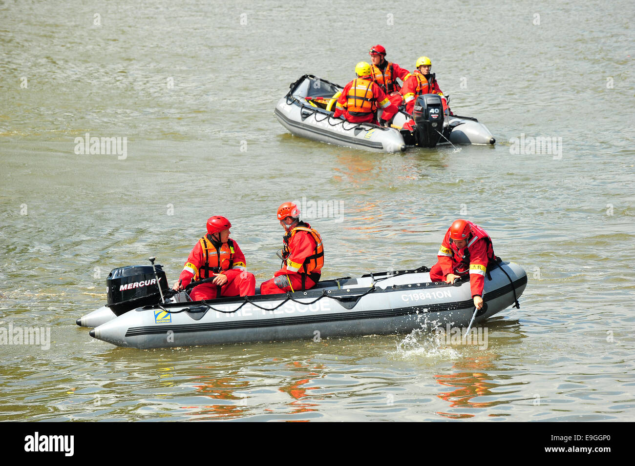 Thames search and rescue hi-res stock photography and images - Alamy