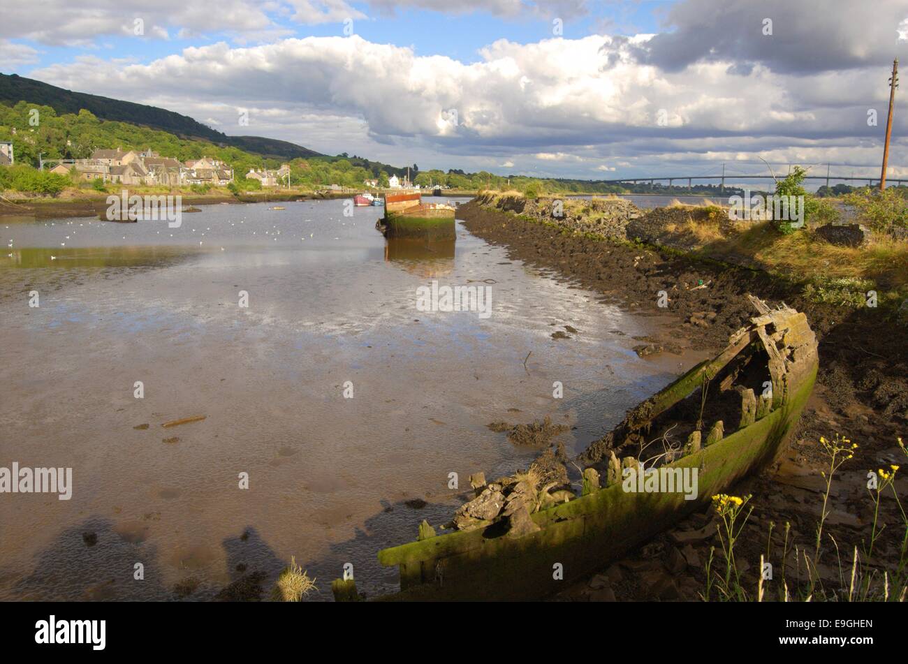 Boat wreck bowling harbour hi-res stock photography and images - Alamy