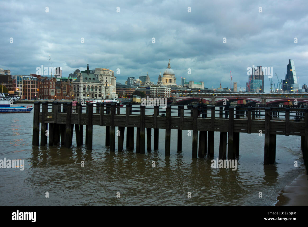 dusk River Thames pier Kings Reach southbank Stock Photo - Alamy