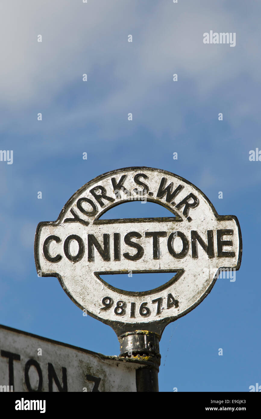 Conistone sign hi-res stock photography and images - Alamy