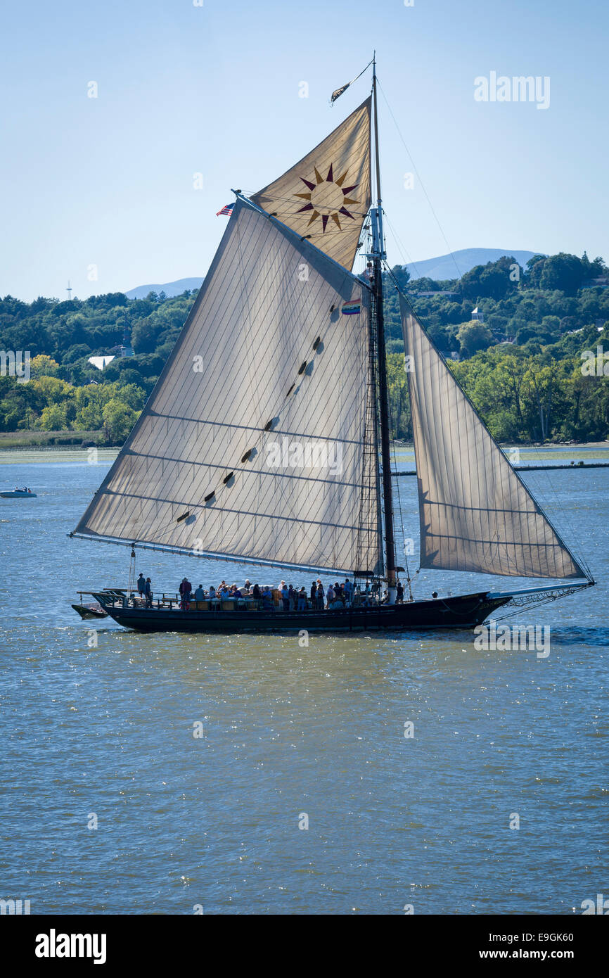 Sloop Clearwater,symbol of river clean-up, sails on Hudson RIver near ...
