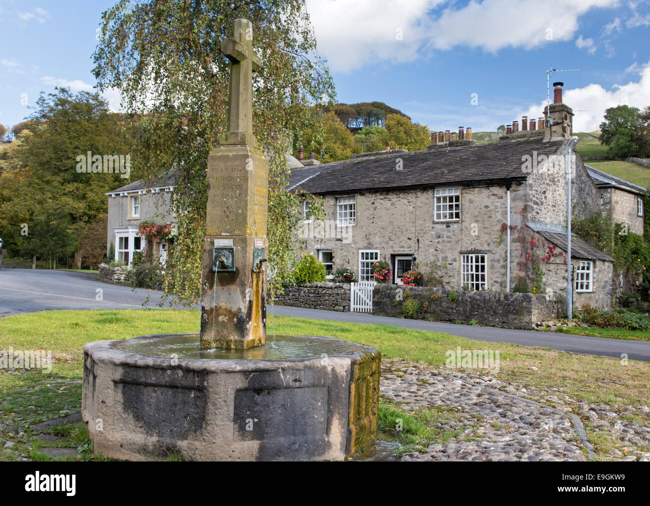Autumn in the attractive village of Langcliffe near Settle,Yorkshire ...