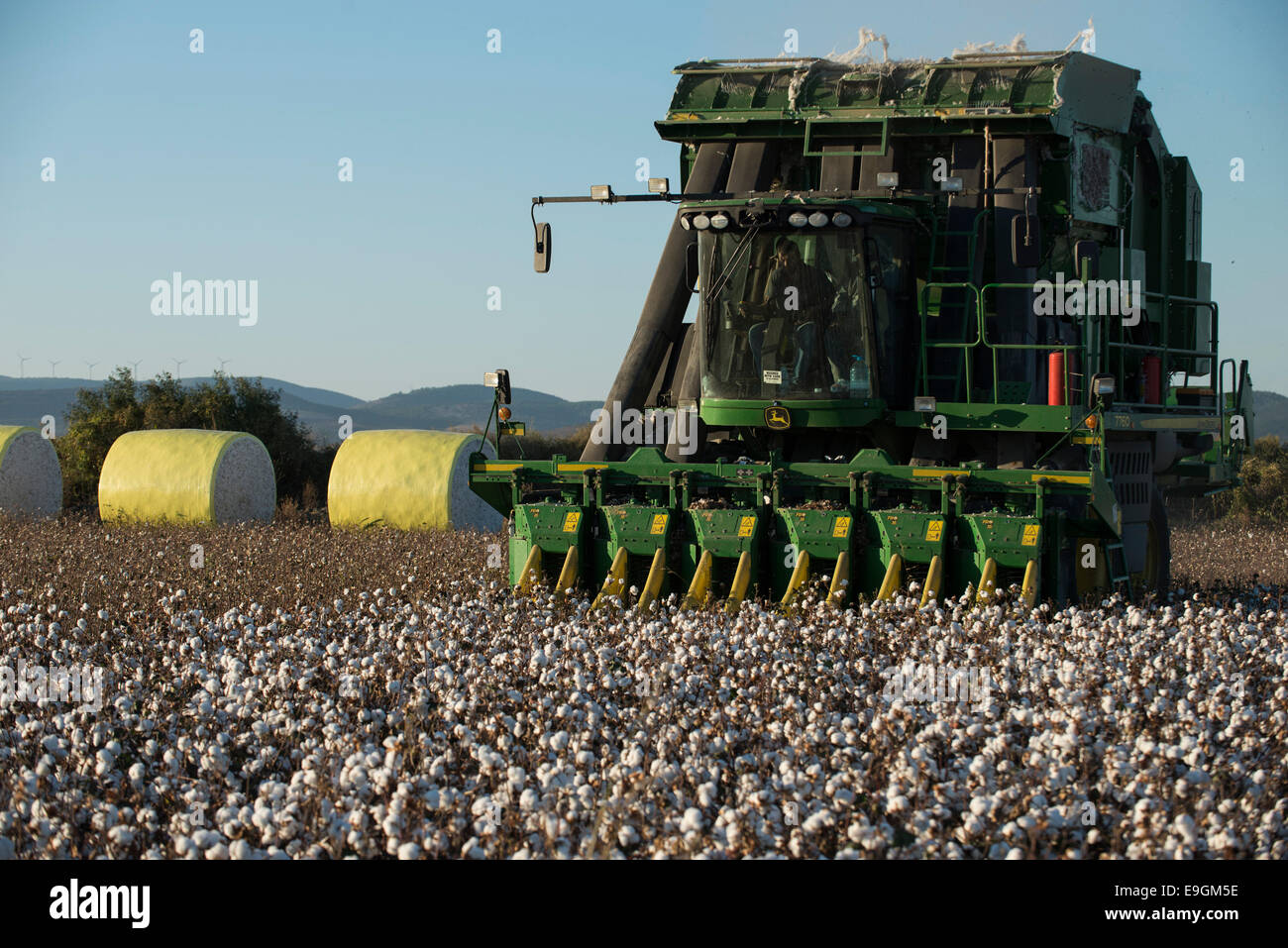 John deere cotton picker hi-res stock photography and images - Alamy