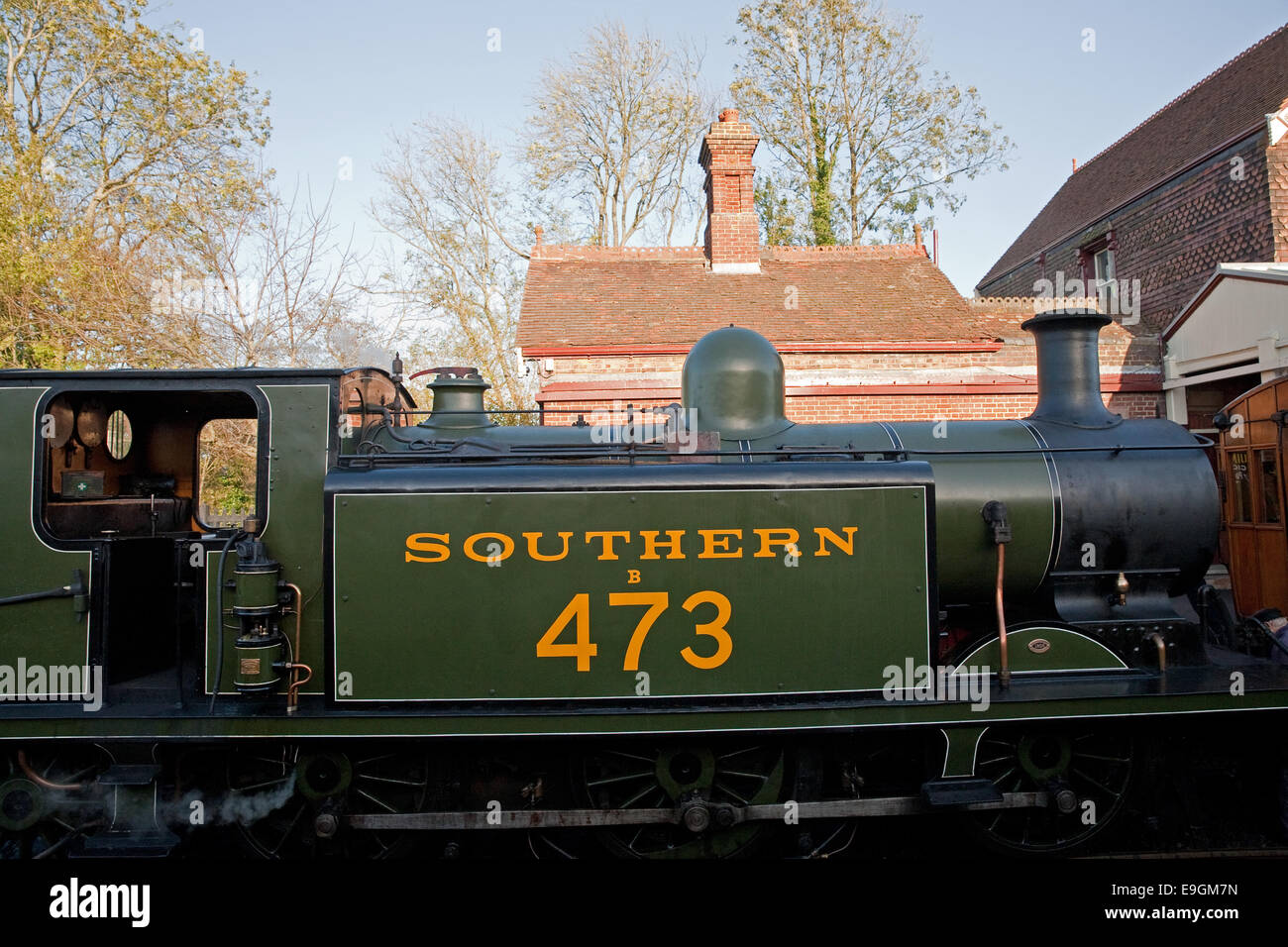 Southern B473 steam train waits to depart from Sheffield Park railway ...