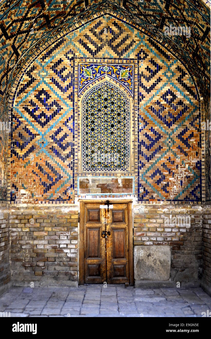 Samarkand registan door hi-res stock photography and images - Alamy