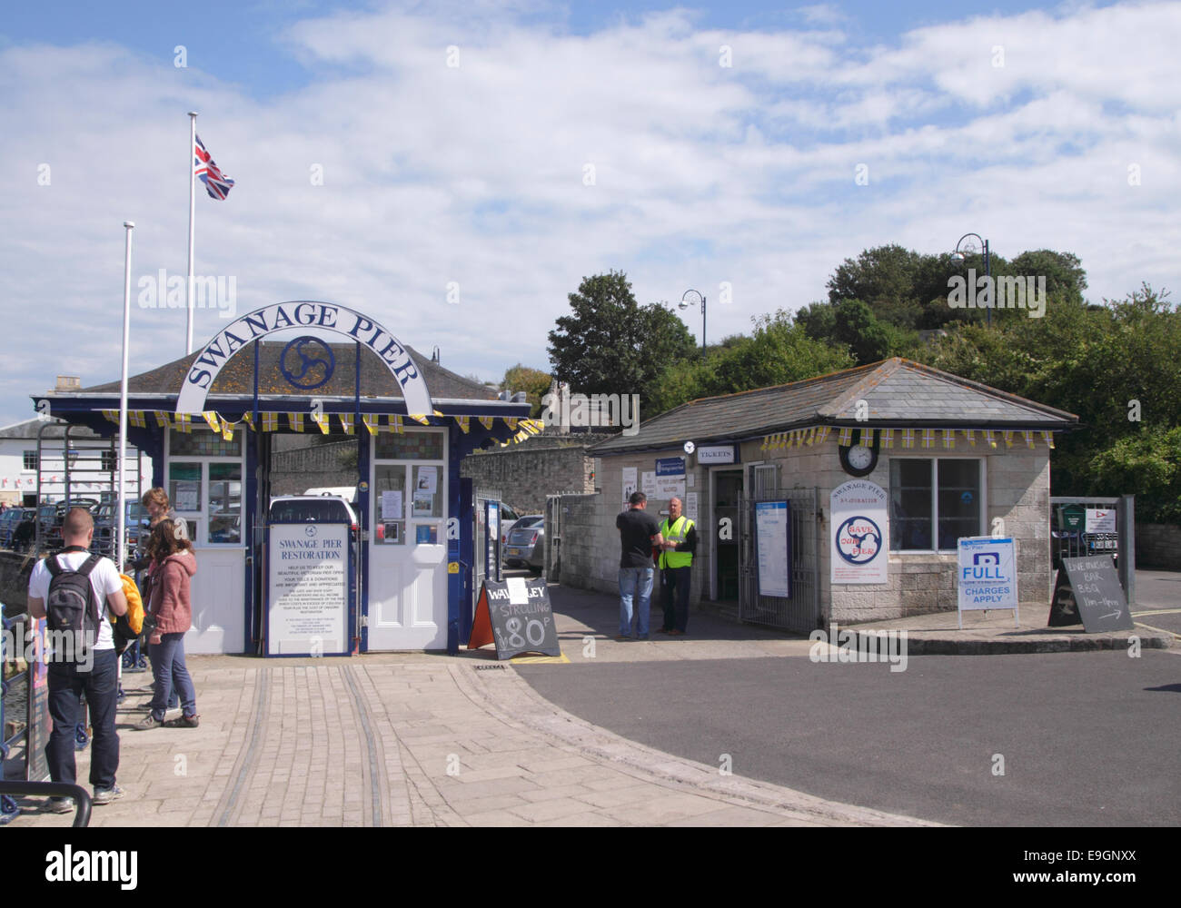 Dorset coast gate hi-res stock photography and images - Alamy