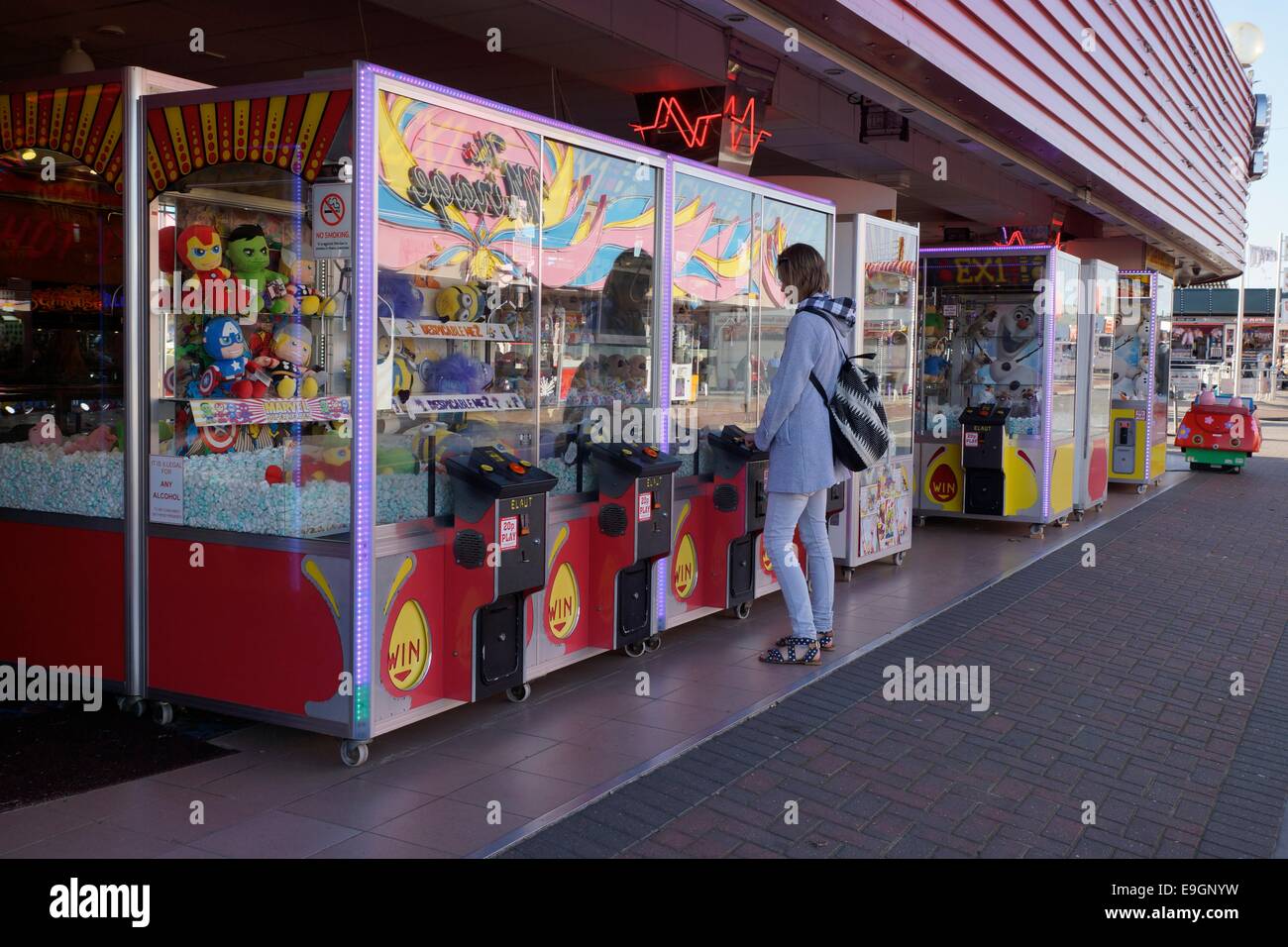 Amusements arcades hi-res stock photography and images - Alamy