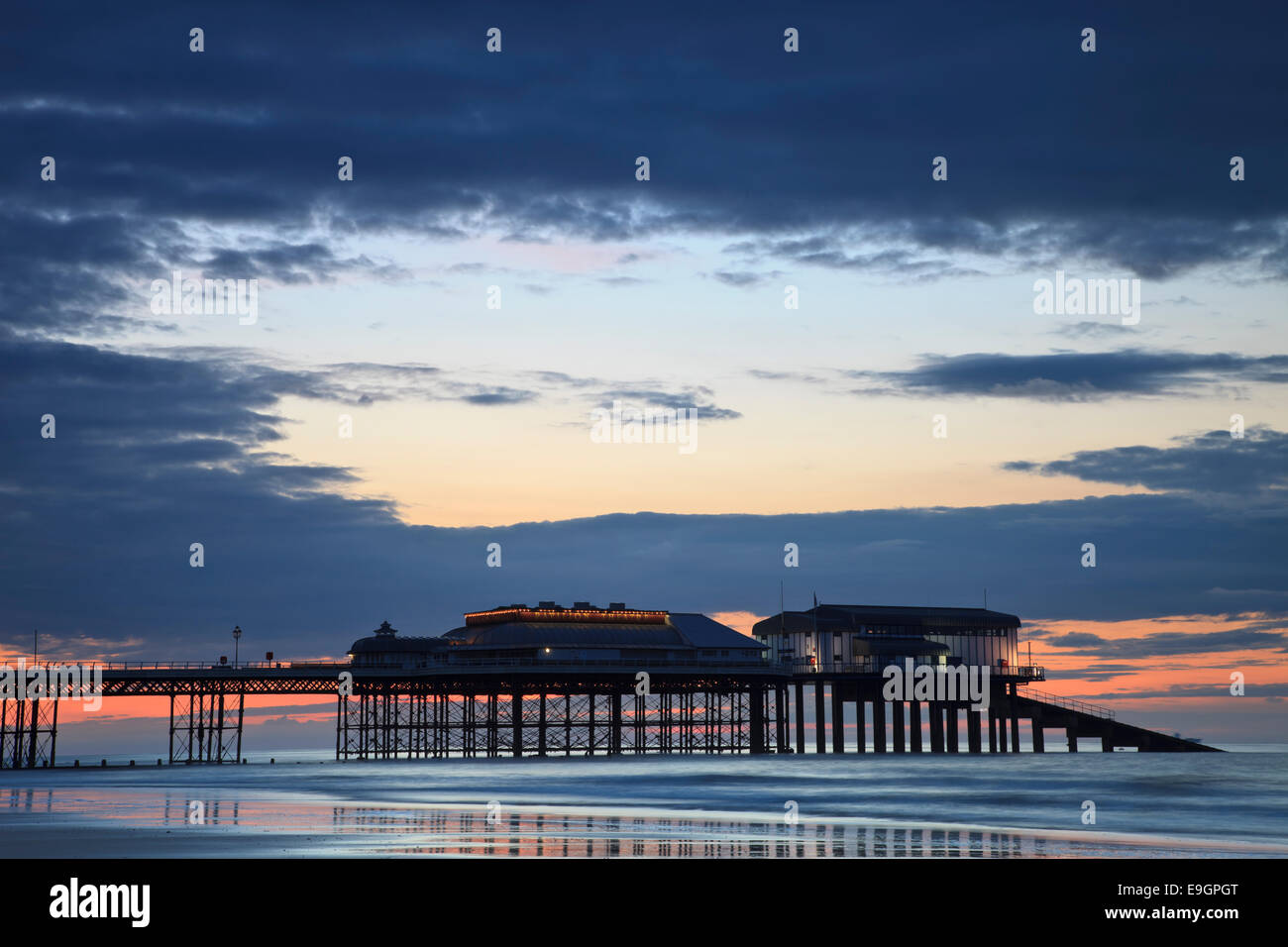 Cromer Pier at sunset on a summers evening Stock Photo - Alamy