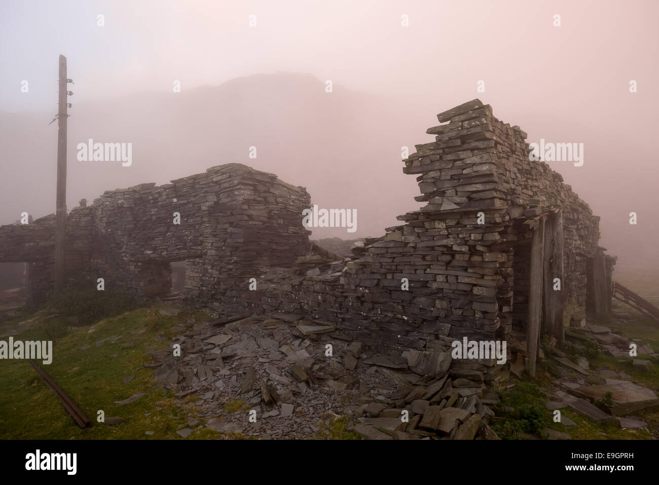 Old slate quarry lake district hi-res stock photography and images - Alamy