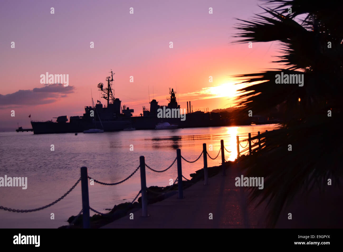 Shiny ship hi-res stock photography and images - Alamy