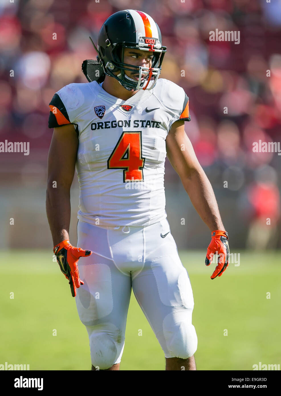 Damon d hi-res stock photography and images - Alamy