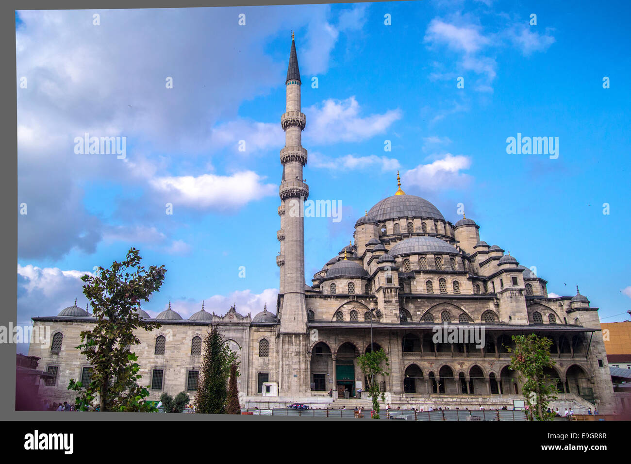 The yeni new mosque in the background hi-res stock photography and ...