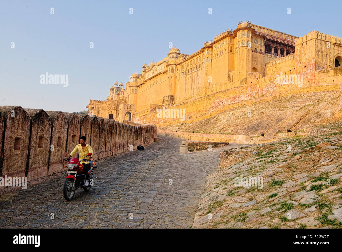 Amber fort at early morning before opening time Stock Photo - Alamy