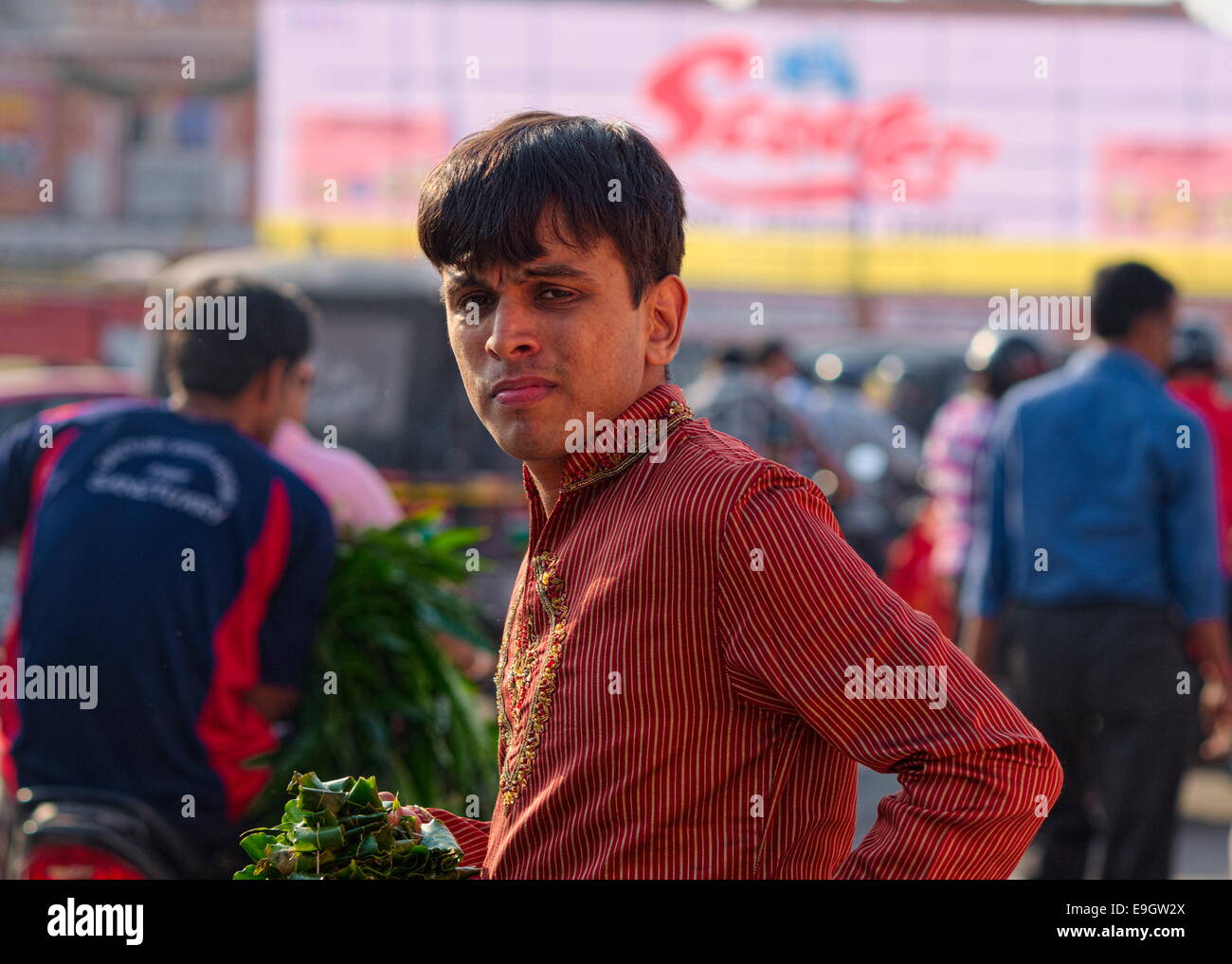 Street activity hi-res stock photography and images - Alamy