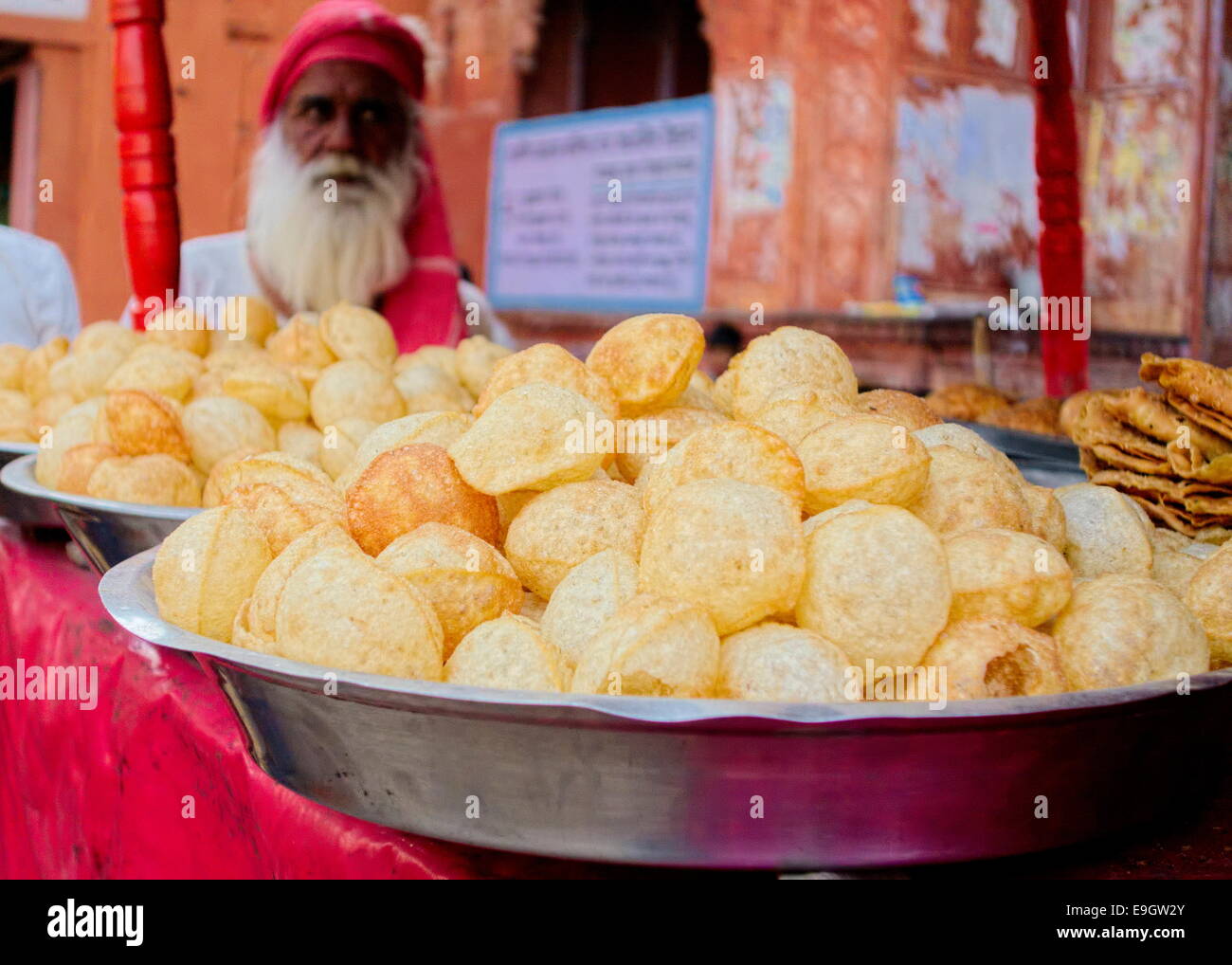 Street stand selling poori at Jaipur's old town Stock Photo - Alamy