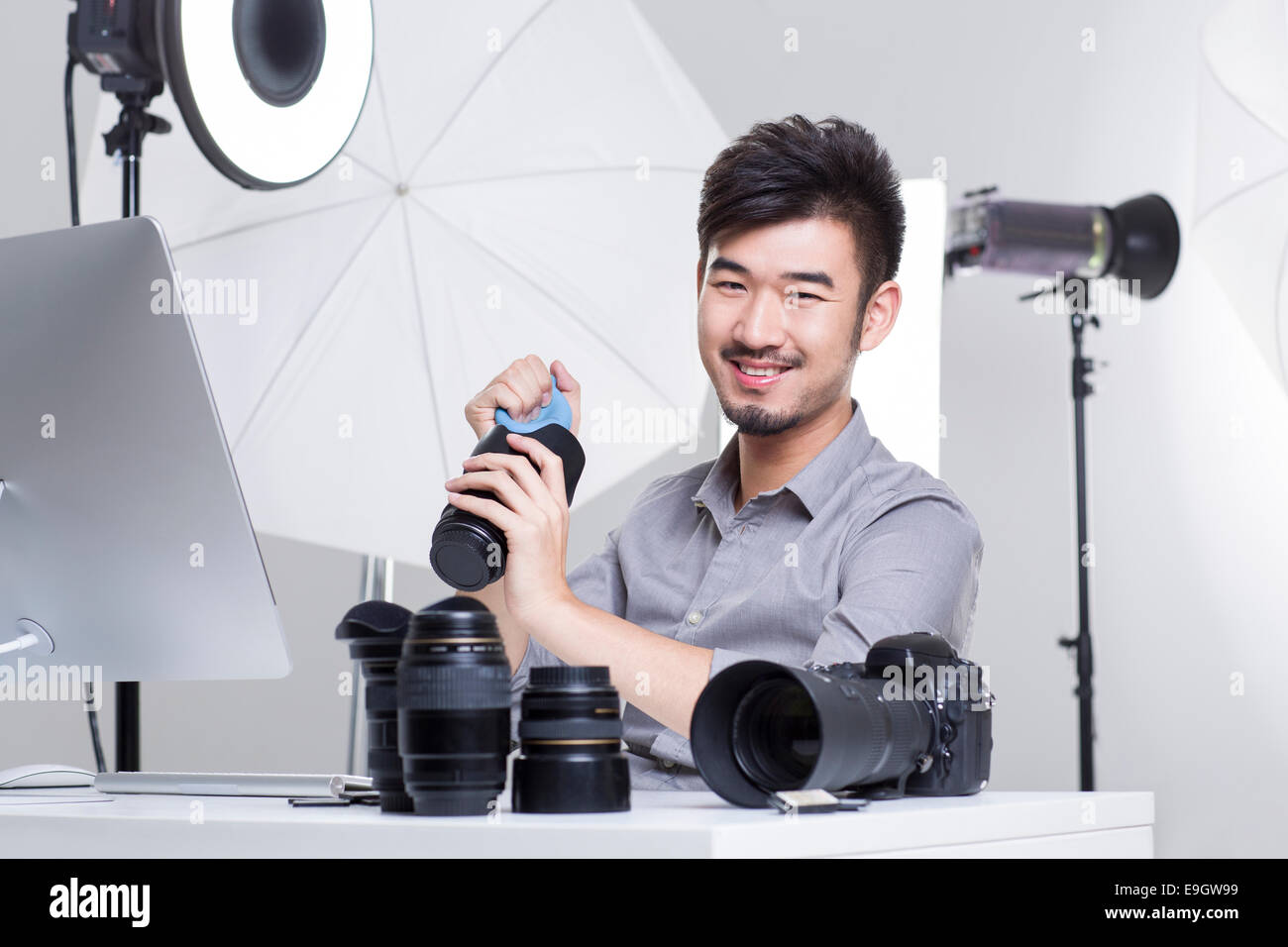 Men working design cleaning hi-res stock photography and images - Alamy