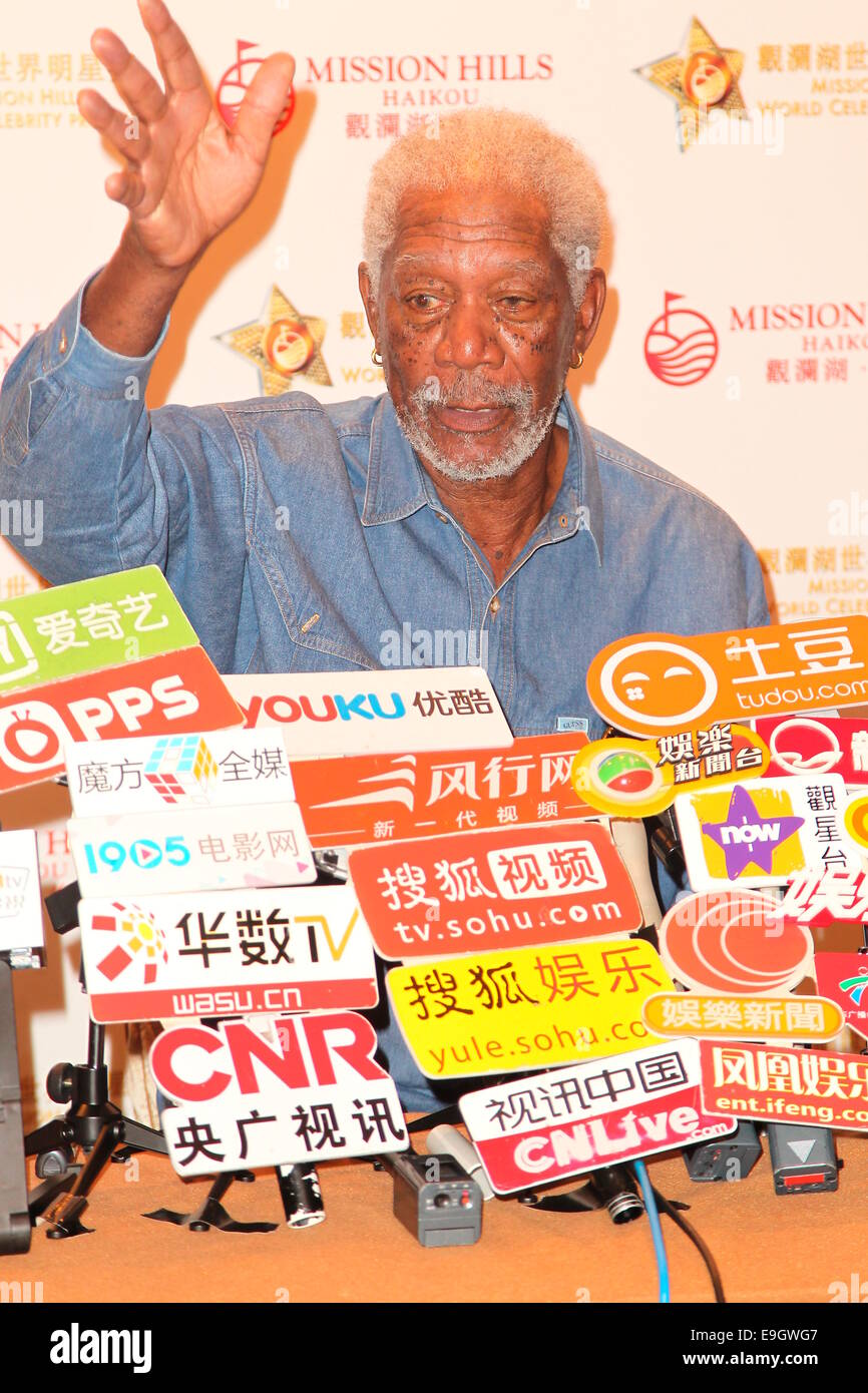 Morgan Freeman attends a press conference after watching a golf game in ...