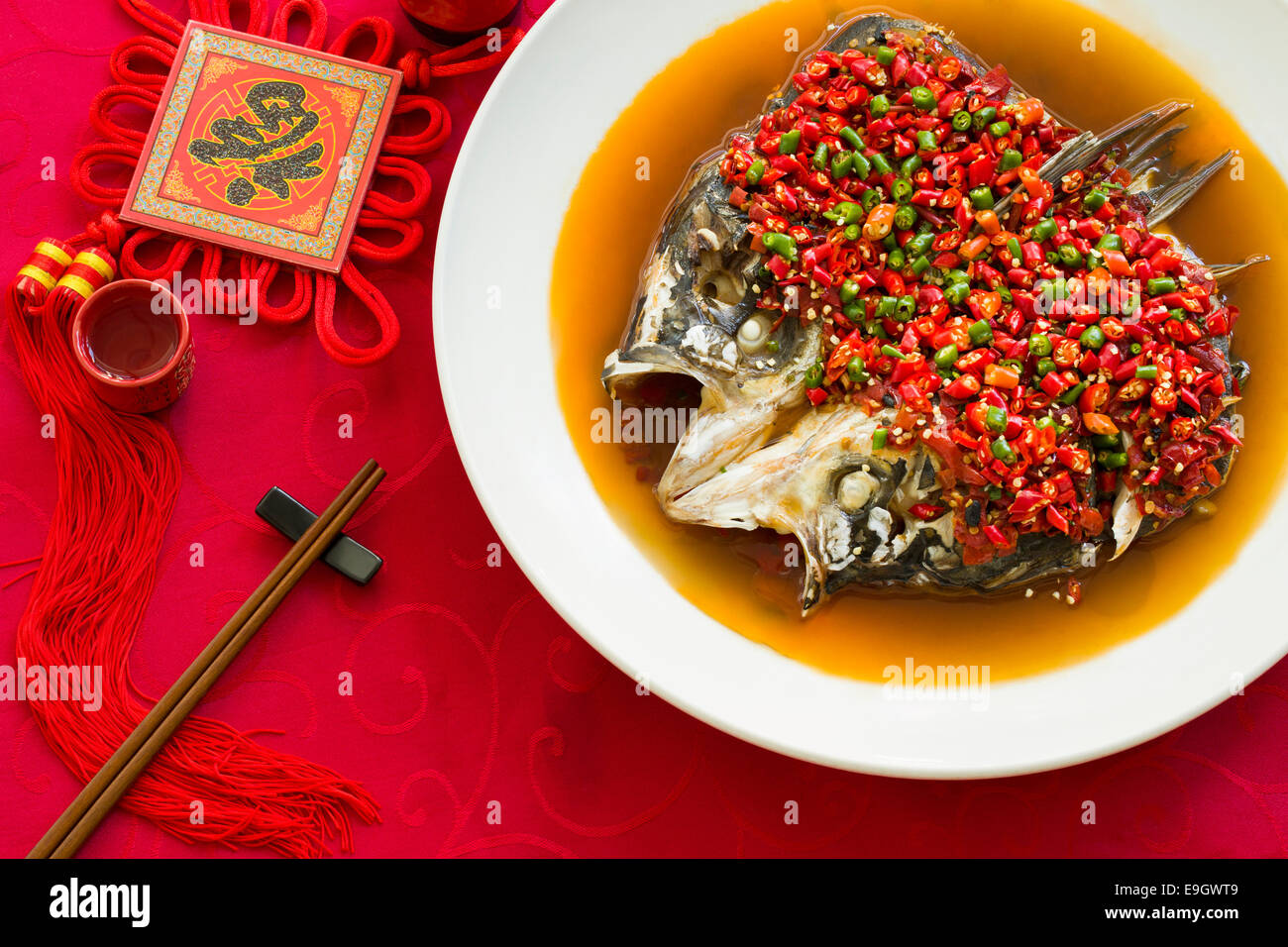 Chinese knot and fish hi-res stock photography and images - Alamy