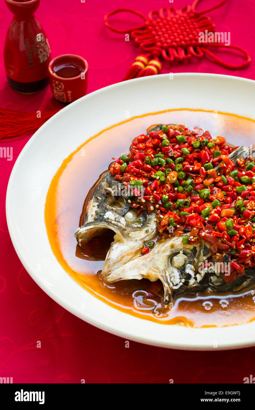 Chinese knot and fish hi-res stock photography and images - Alamy