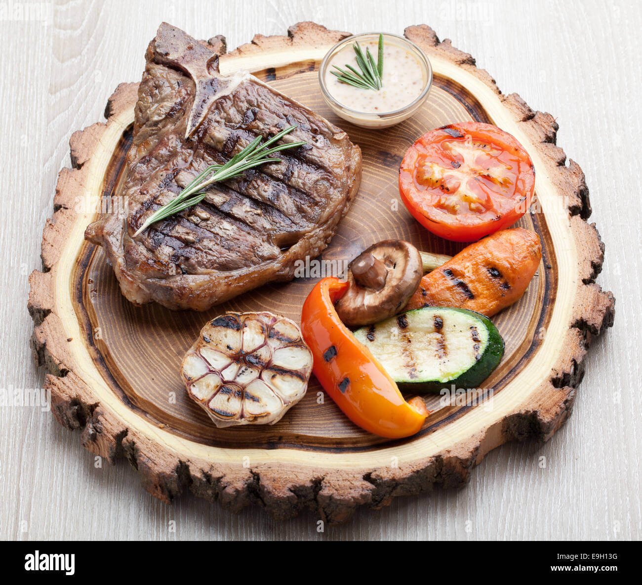 T bone steak bbq hi-res stock photography and images - Alamy