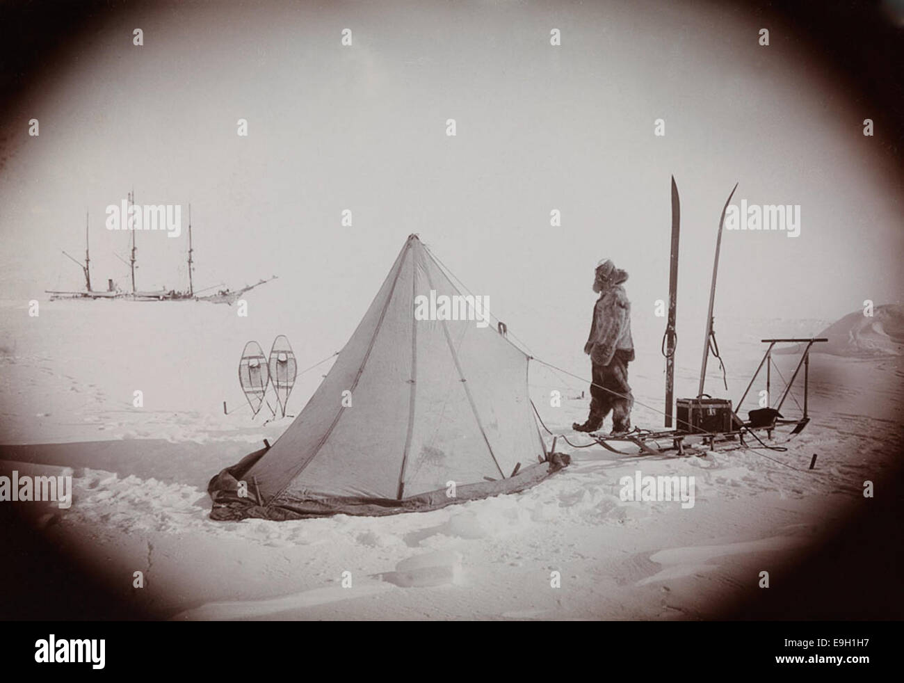 Early explorer antarctica hi-res stock photography and images - Alamy