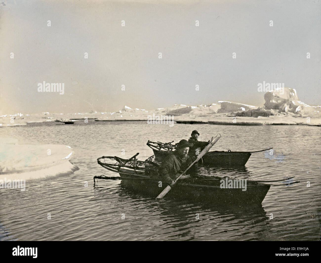 This photograph from 1896 shows Norwegian explorers Fridtjof Nansen and ...