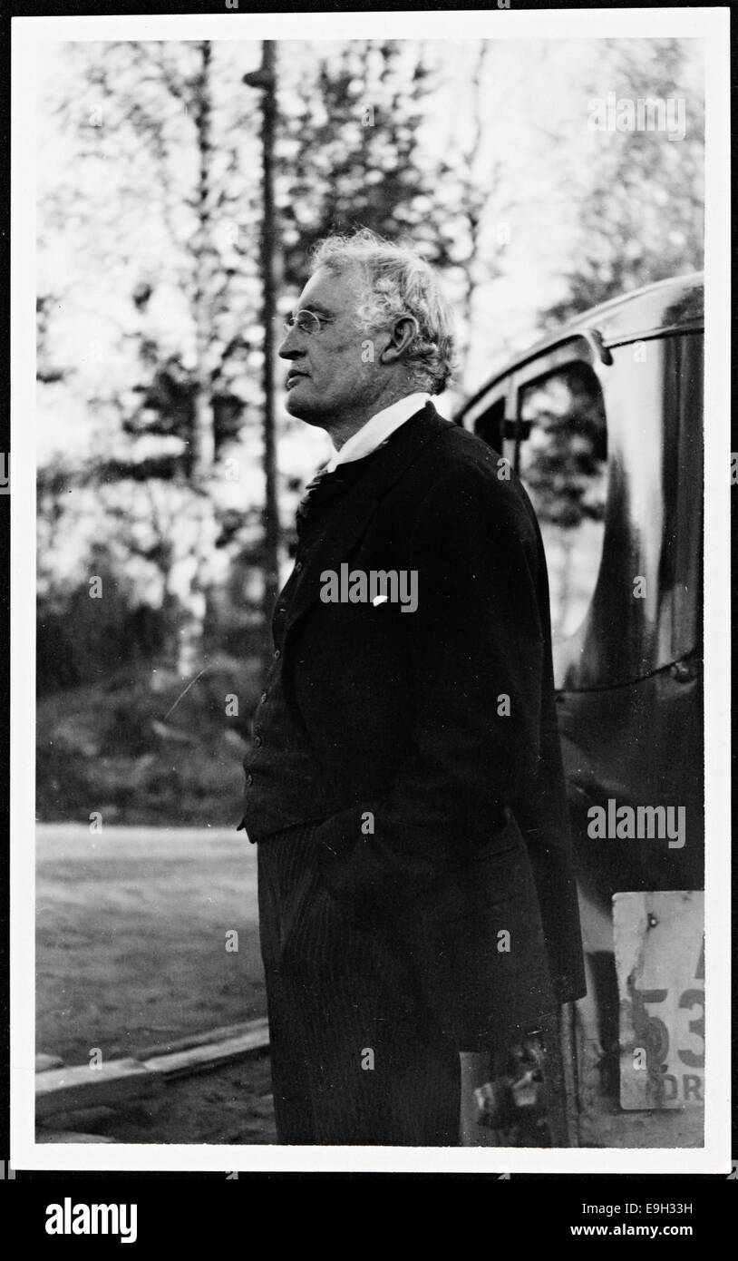 Edvard munch portrait family Black and White Stock Photos & Images - Alamy