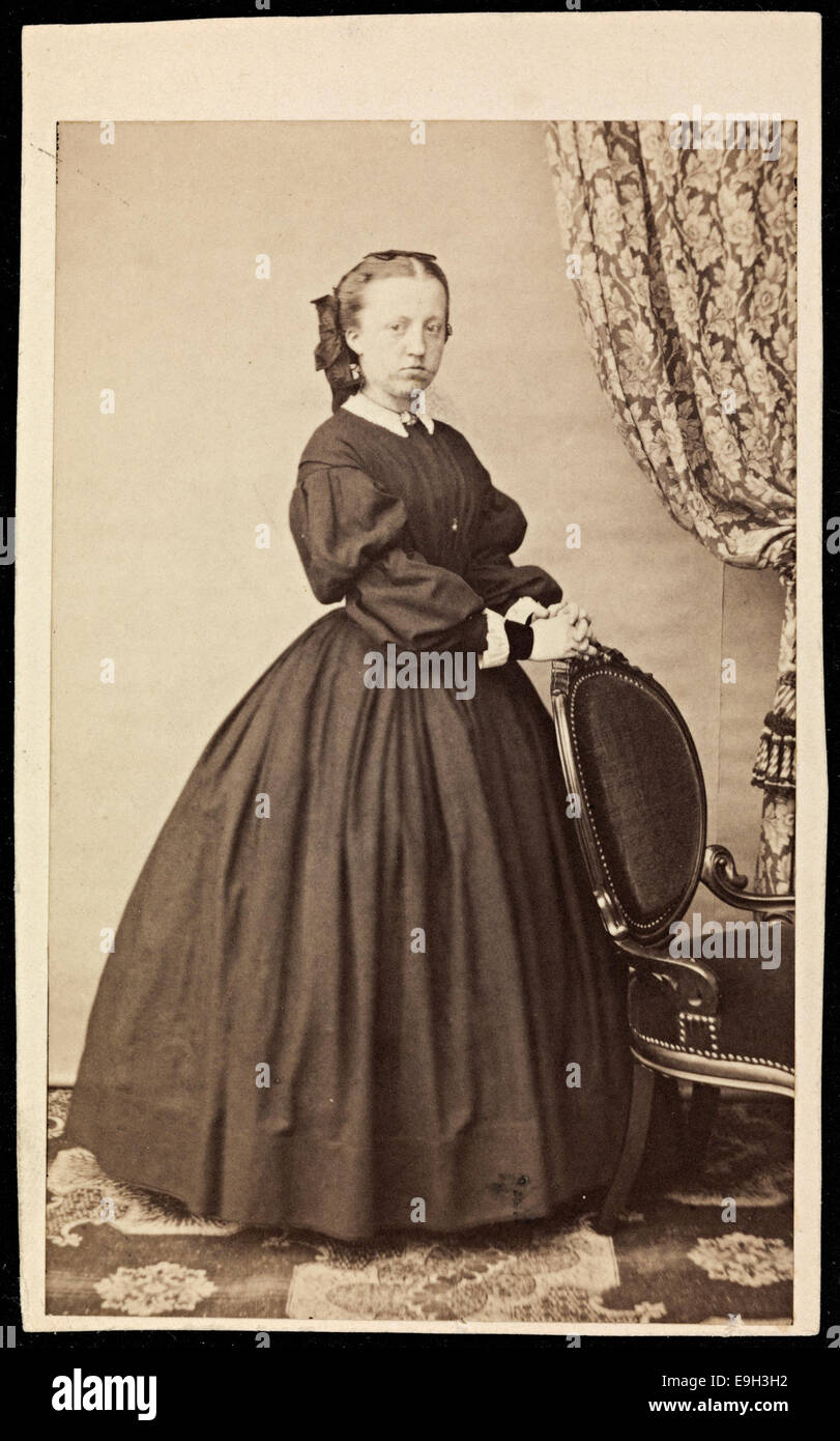 Kitty kielland hi-res stock photography and images - Alamy