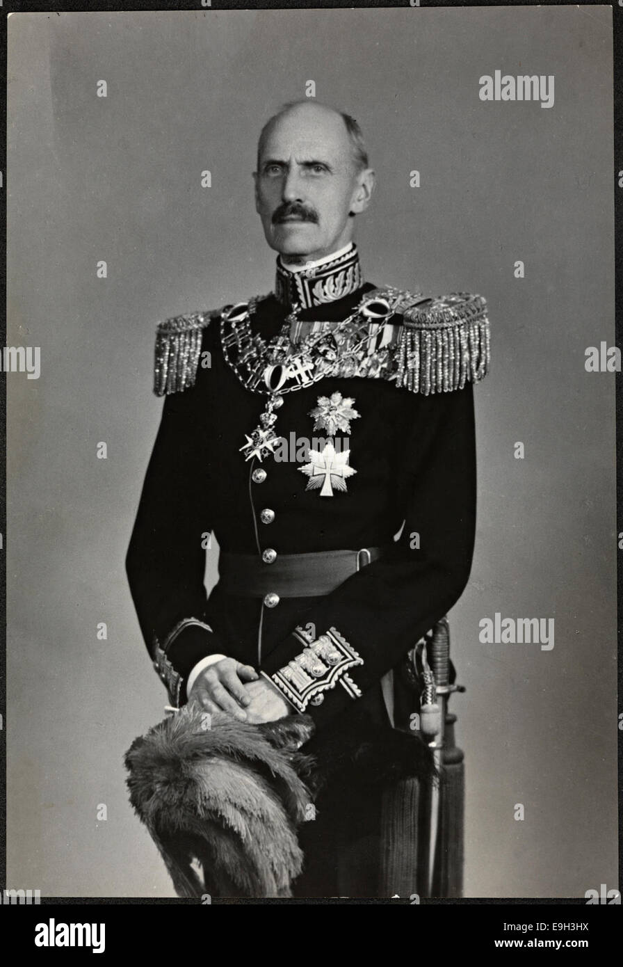 This portrait of King Haakon VII was taken in 1946 by photographer ...