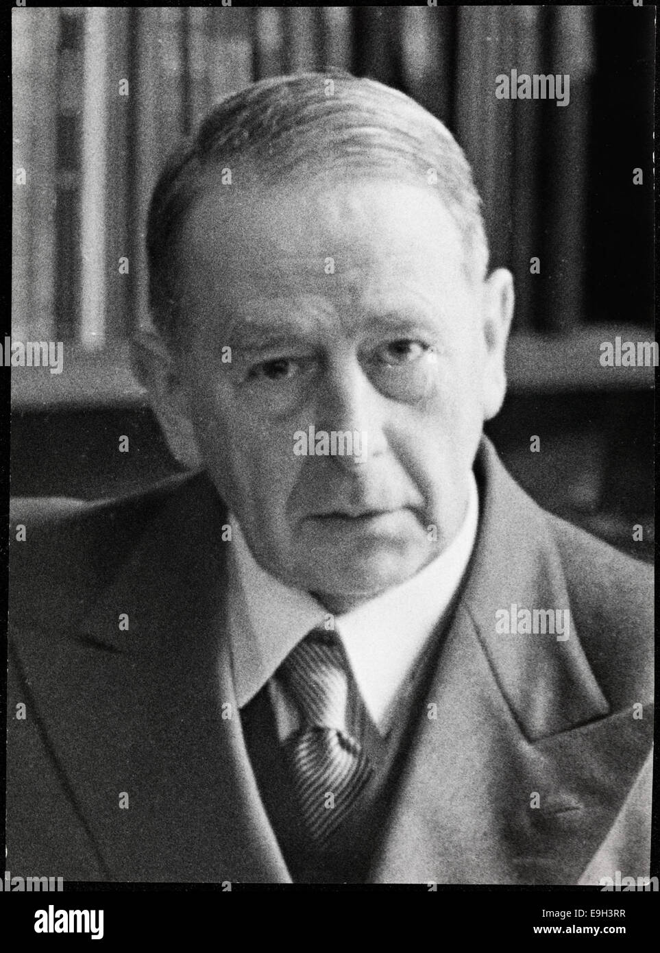 This portrait features Wilhelm Munthe (1883-1965), a prominent figure ...