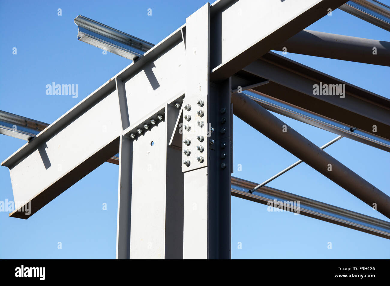 Metal building frame Stock Photo - Alamy
