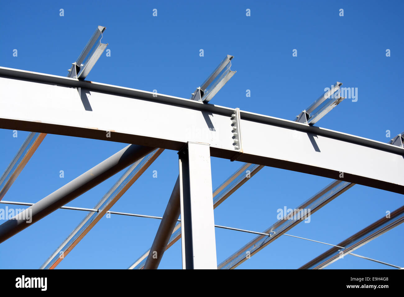 Metal building frame Stock Photo - Alamy