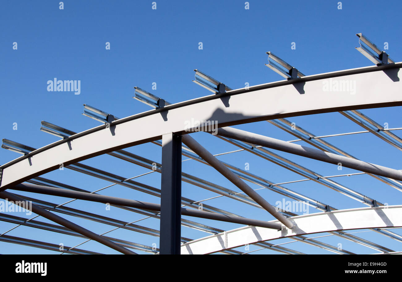 Metal building frame Stock Photo - Alamy