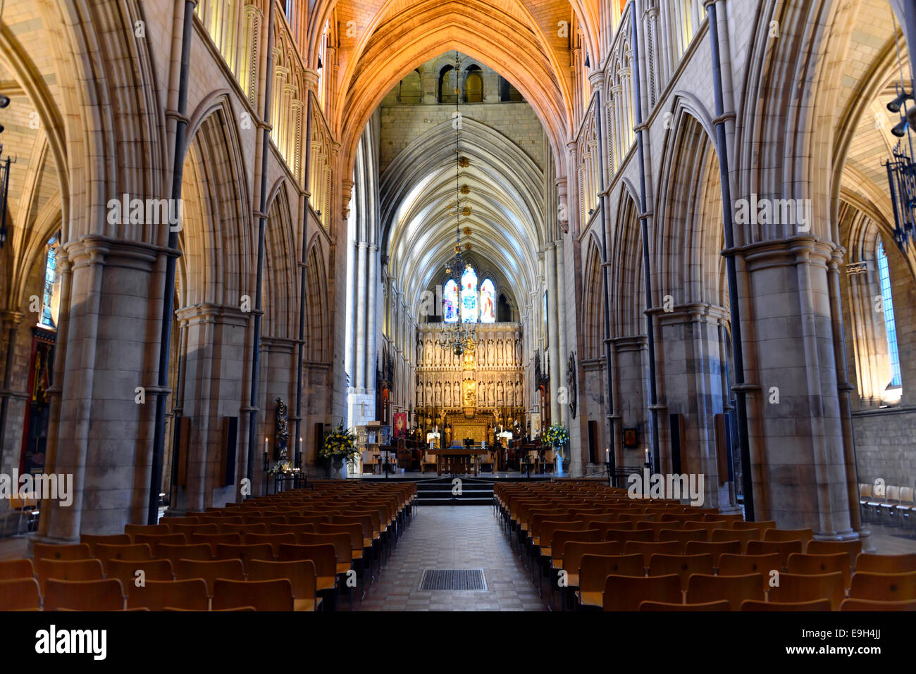Southwark anglican cathedral hi-res stock photography and images - Alamy