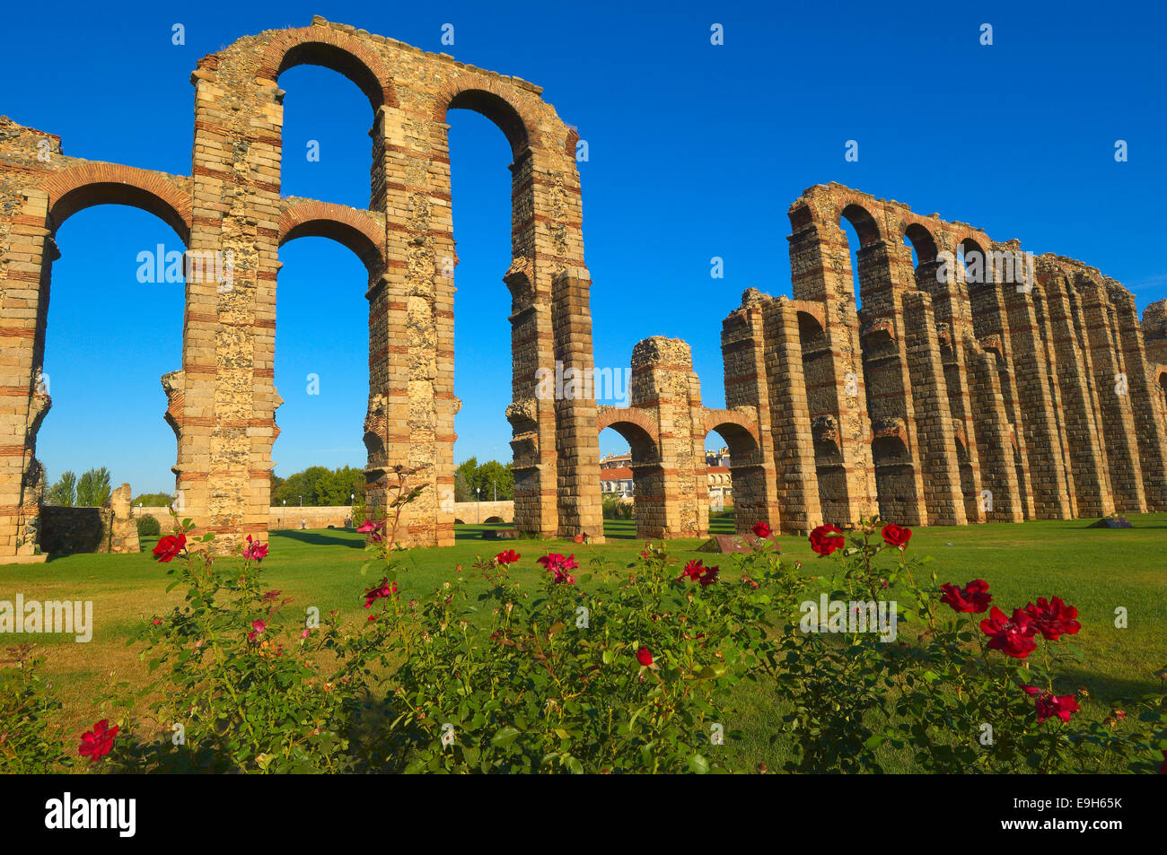 Aqueduct los milagros hi-res stock photography and images - Alamy