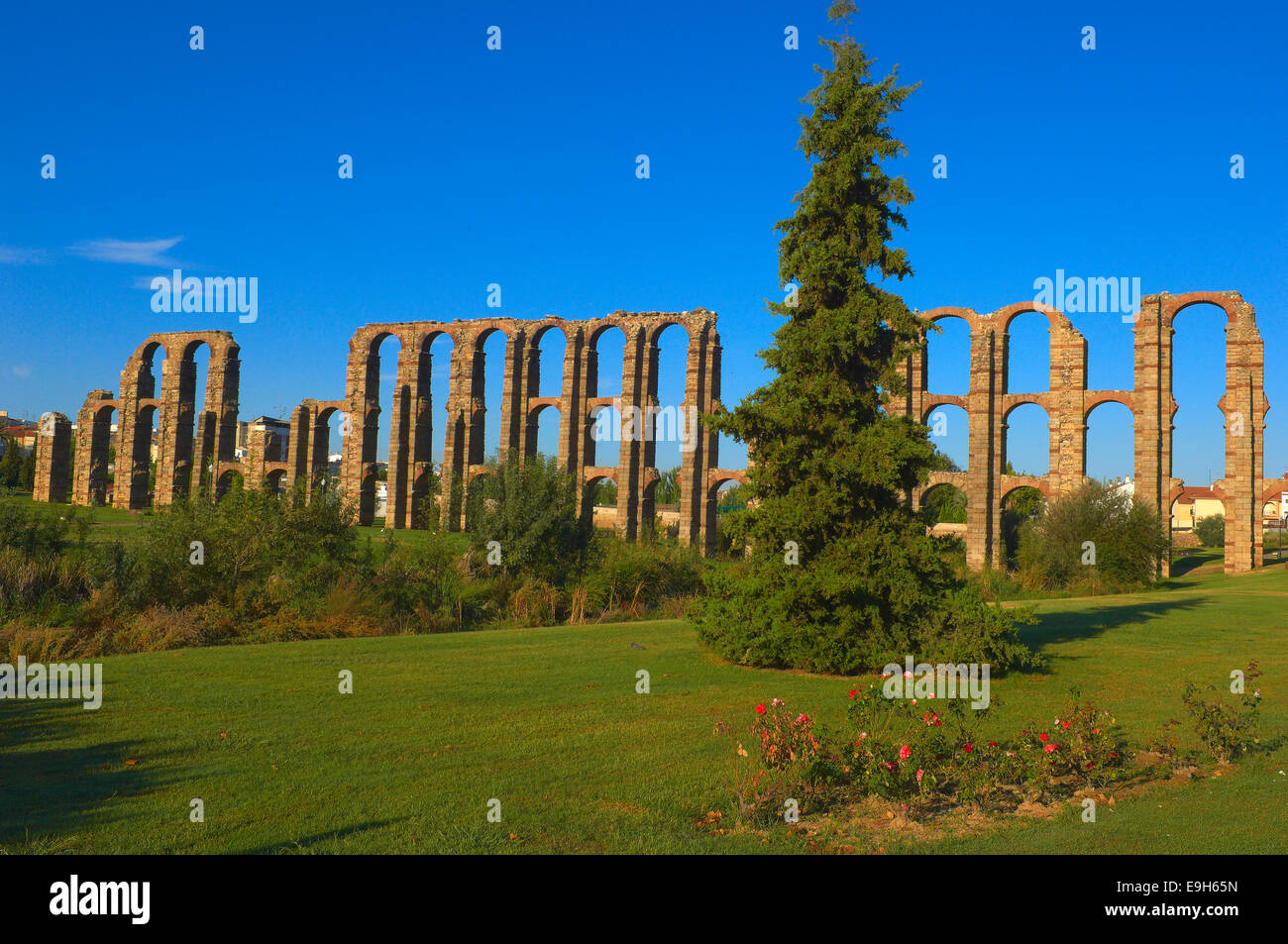 Acueducto de los Milagros, Roman aqueduct, UNESCO World Heritage site ...