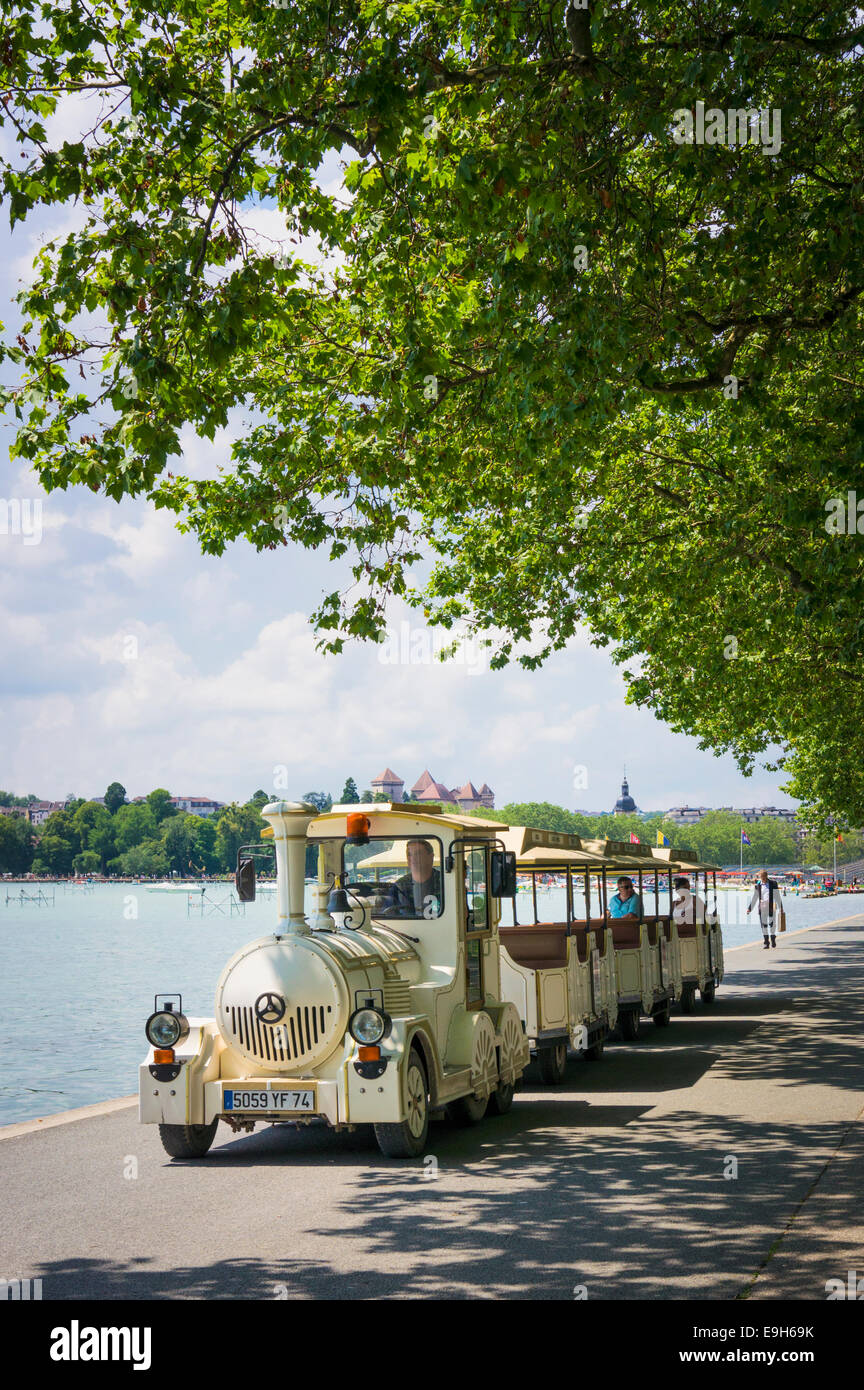 Train by lake hi-res stock photography and images - Alamy