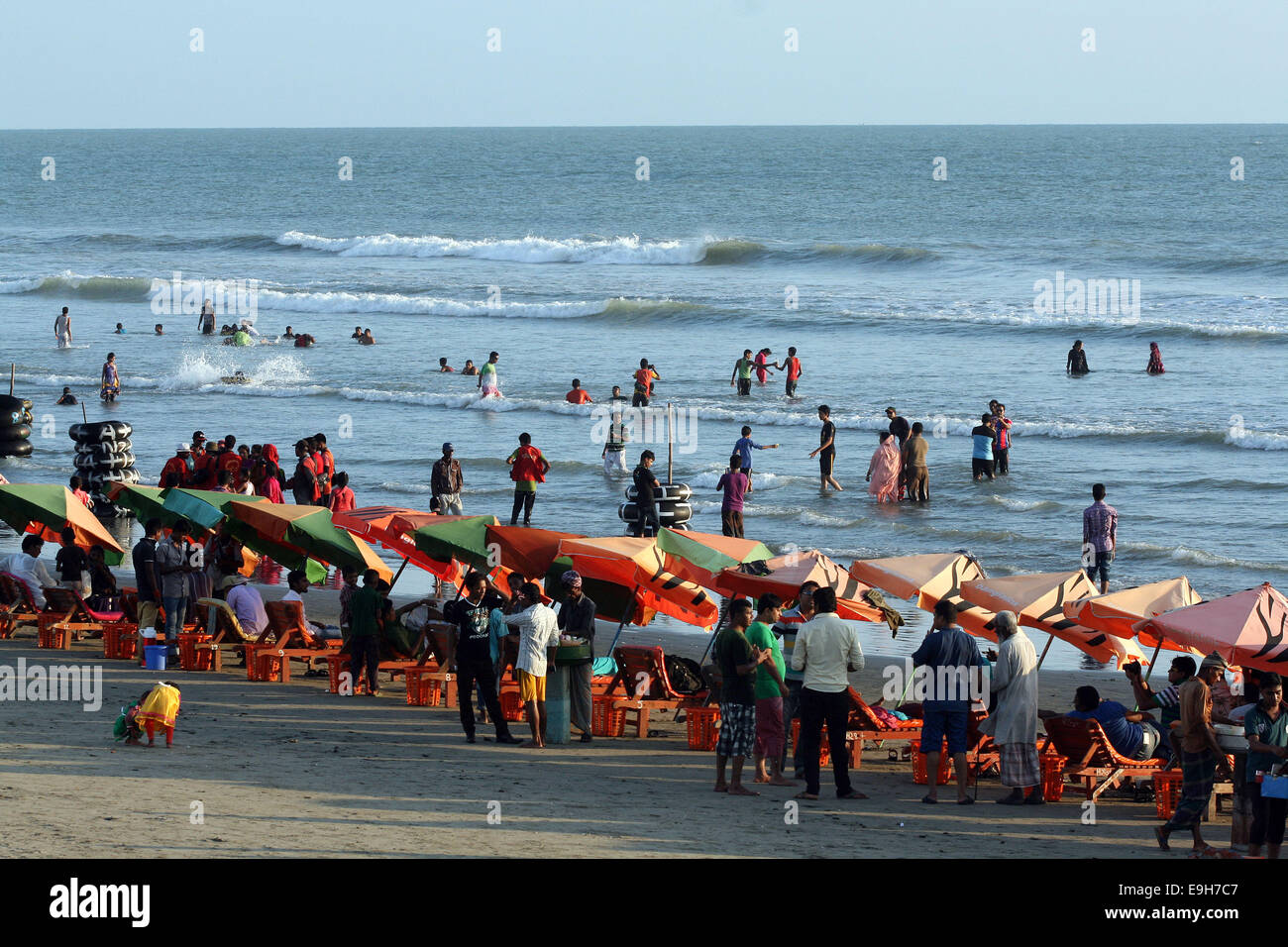 Bangladesh, Cox bazaar 16 October 2014. Cox bazaar the world's longest ...