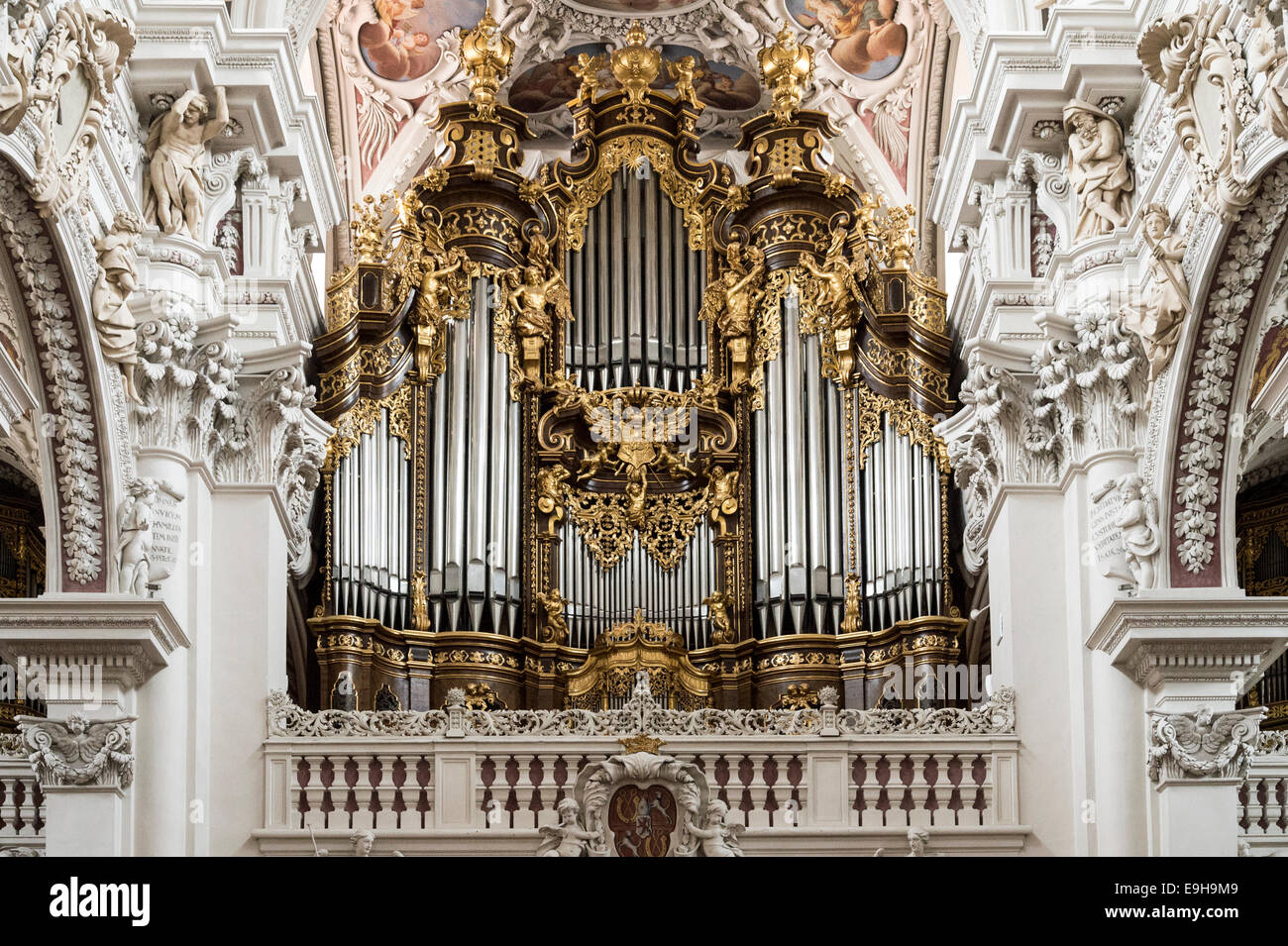 Interior st stephens cathedral passau hi-res stock photography and ...