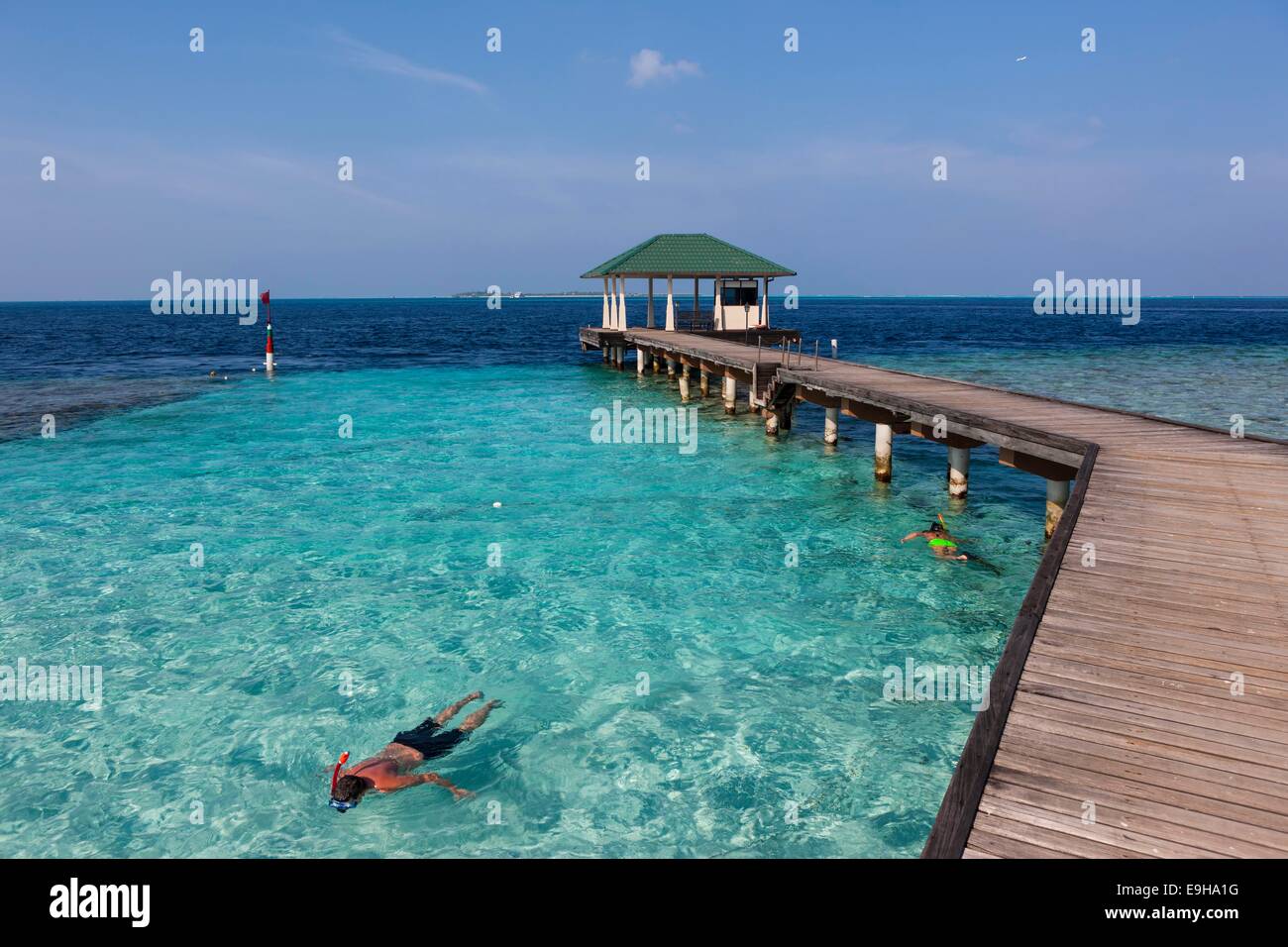 Jetty maldives hi-res stock photography and images - Alamy