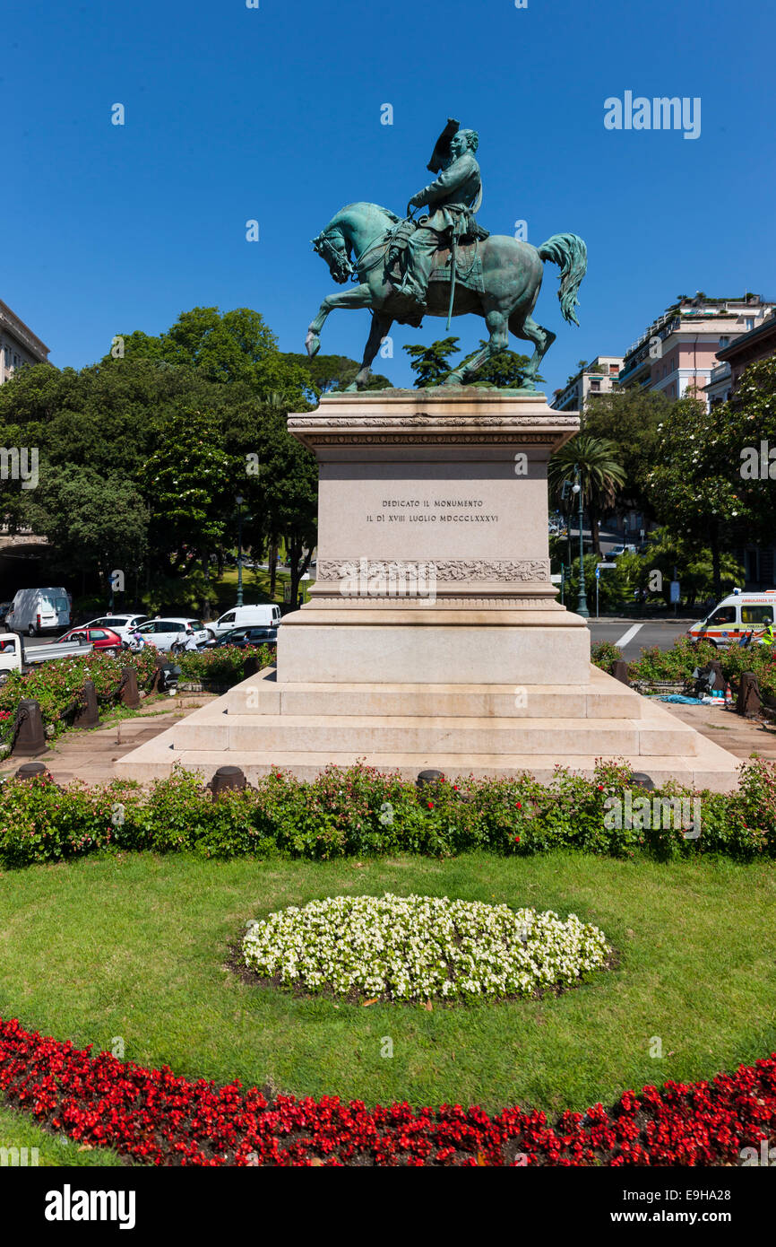 Statue of victor emmanuel ii hi-res stock photography and images - Alamy